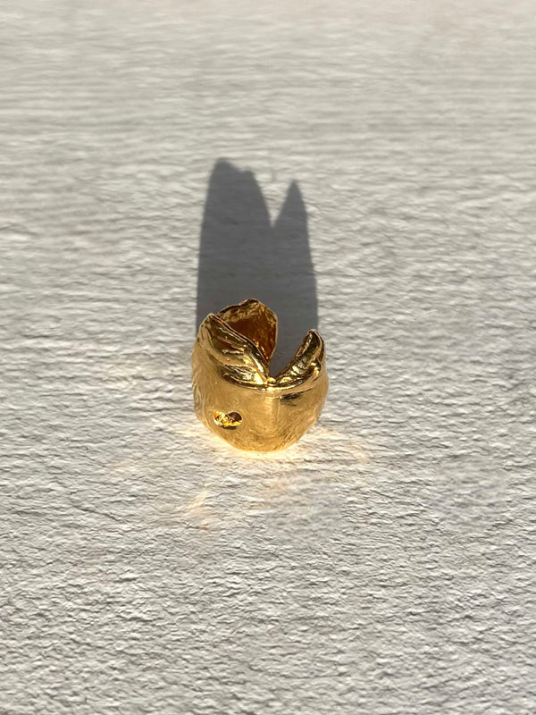 Talisman Chunky Ear Cuff Gold - EVA REMENYI